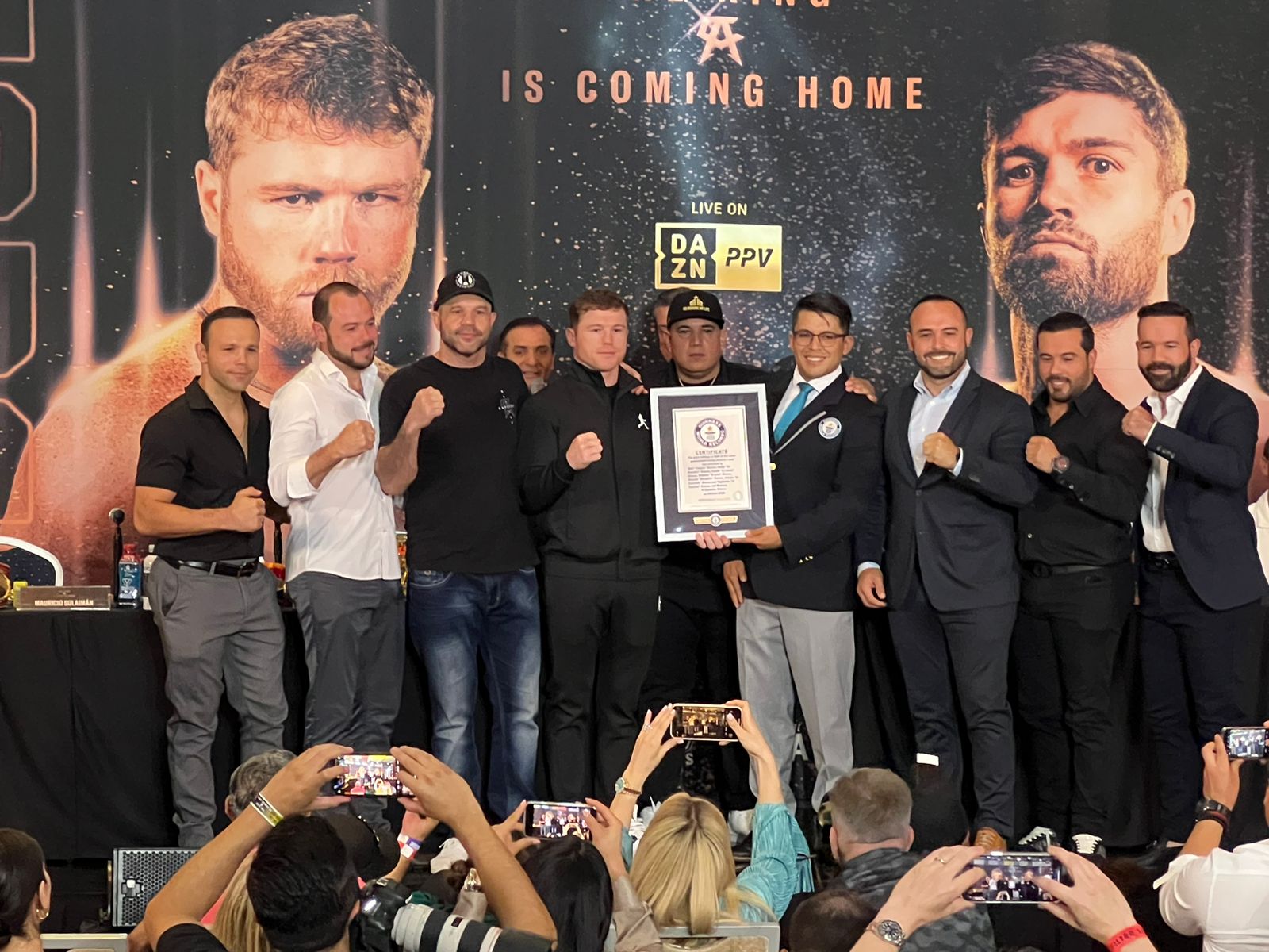 Leyenda del boxeo Canelo Álvarez regresa a México más fuerte que nunca ...