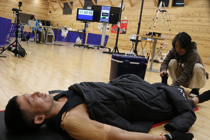 Un japonés bate el récord de casi 9.000 dominadas en 24 horas ...