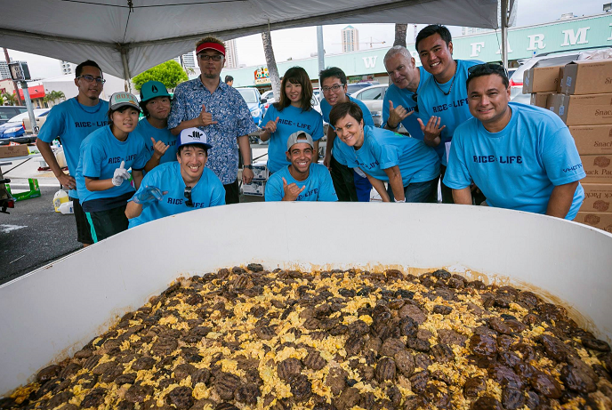 Largest serving of loco moco | Guinness World Records