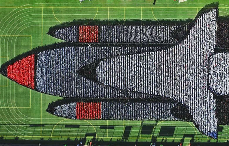 Largest human image of a rocket | Guinness World Records