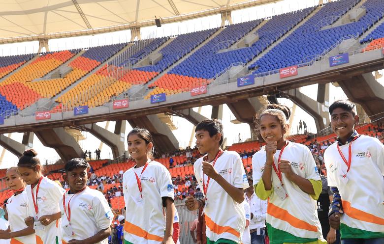 Most people running in place simultaneously (multiple venues) - II ...