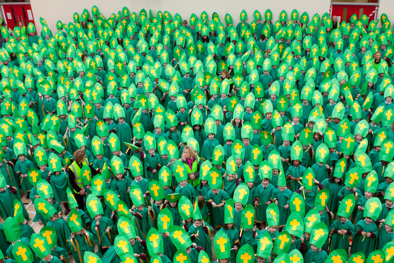 Largest gathering of people dressed as Saint Patrick | Guinness World ...